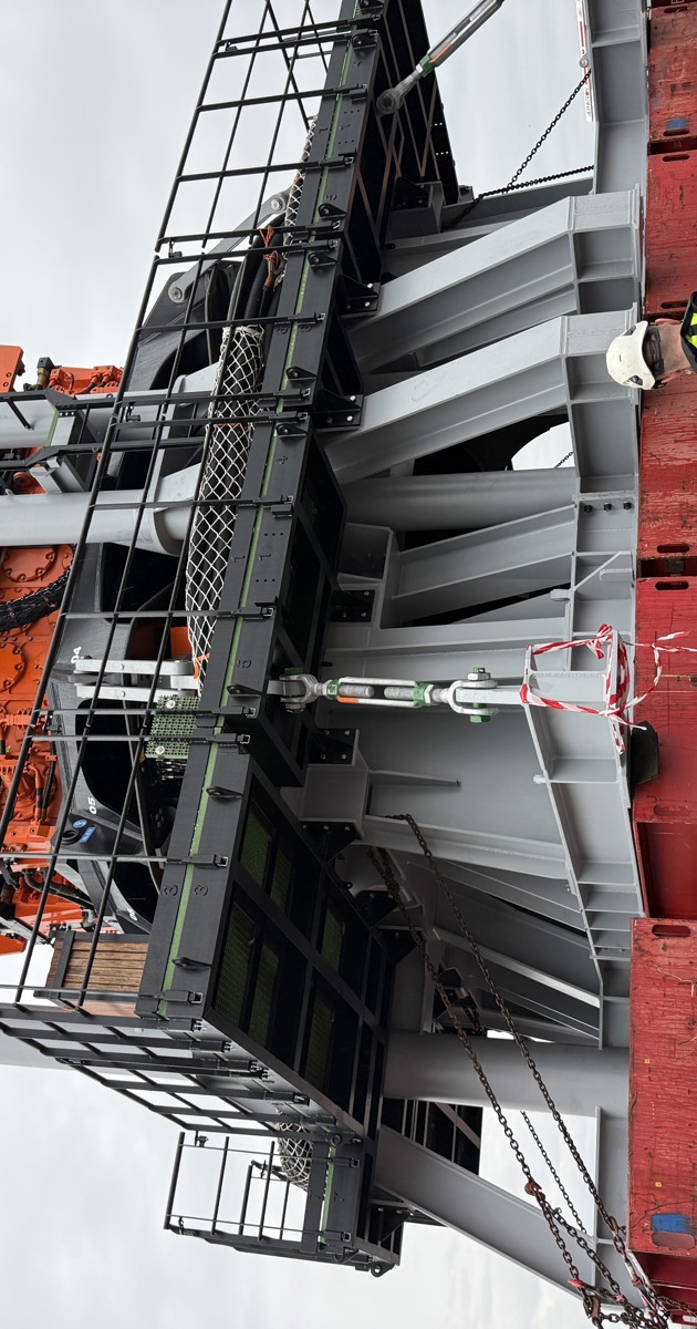 cape-vlt-640-tandem-vibro-lifting-tool_cape-holland_venterra-group.jpg ...